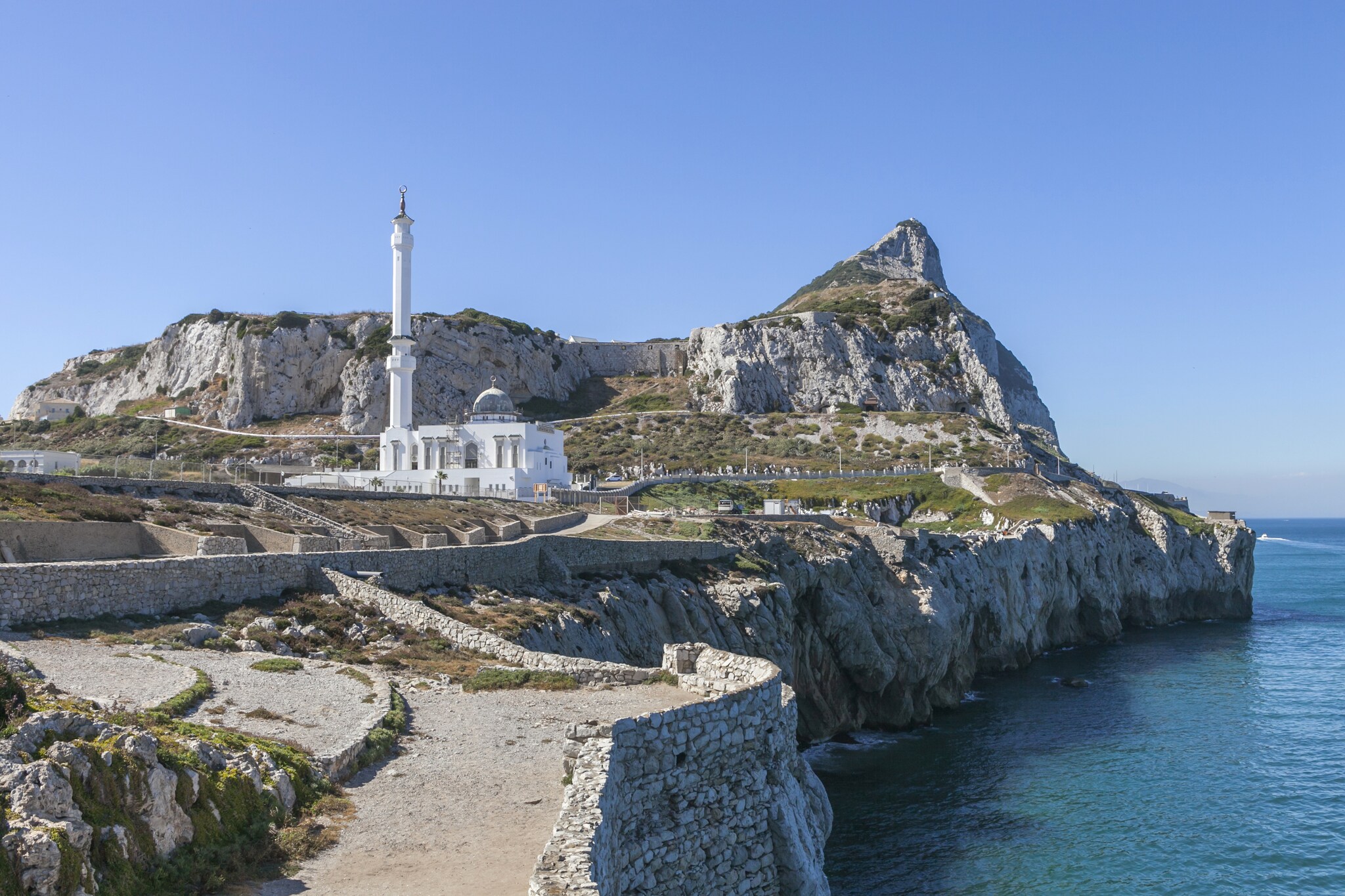 gibraltar-views-and-garrison-library