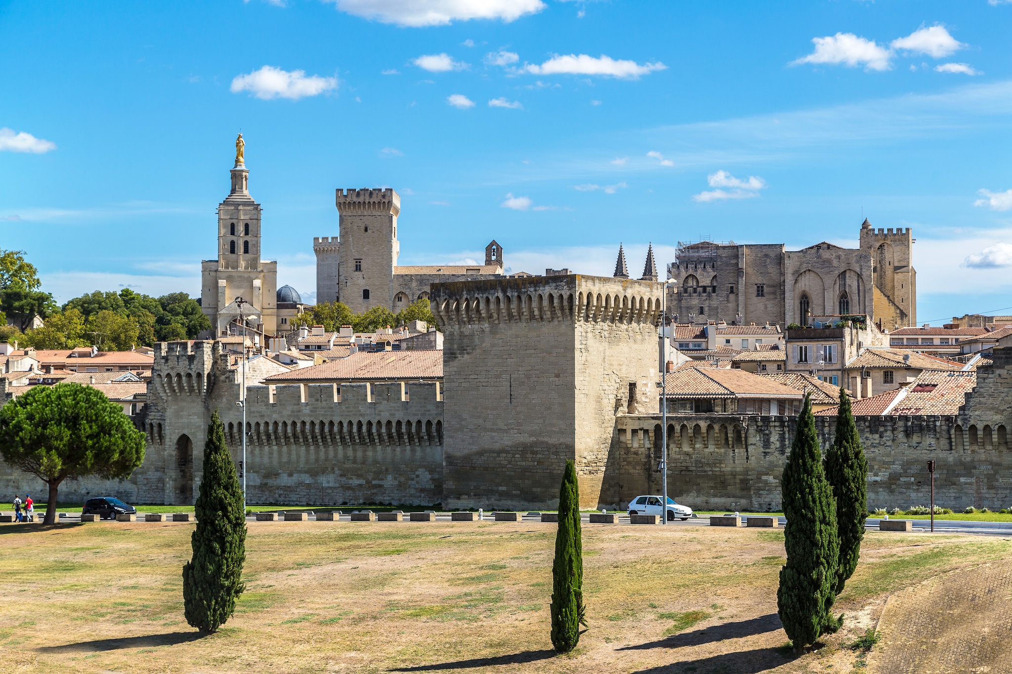chateauneuf-du-pape-avignon chateauneuf-du-pape-avignon