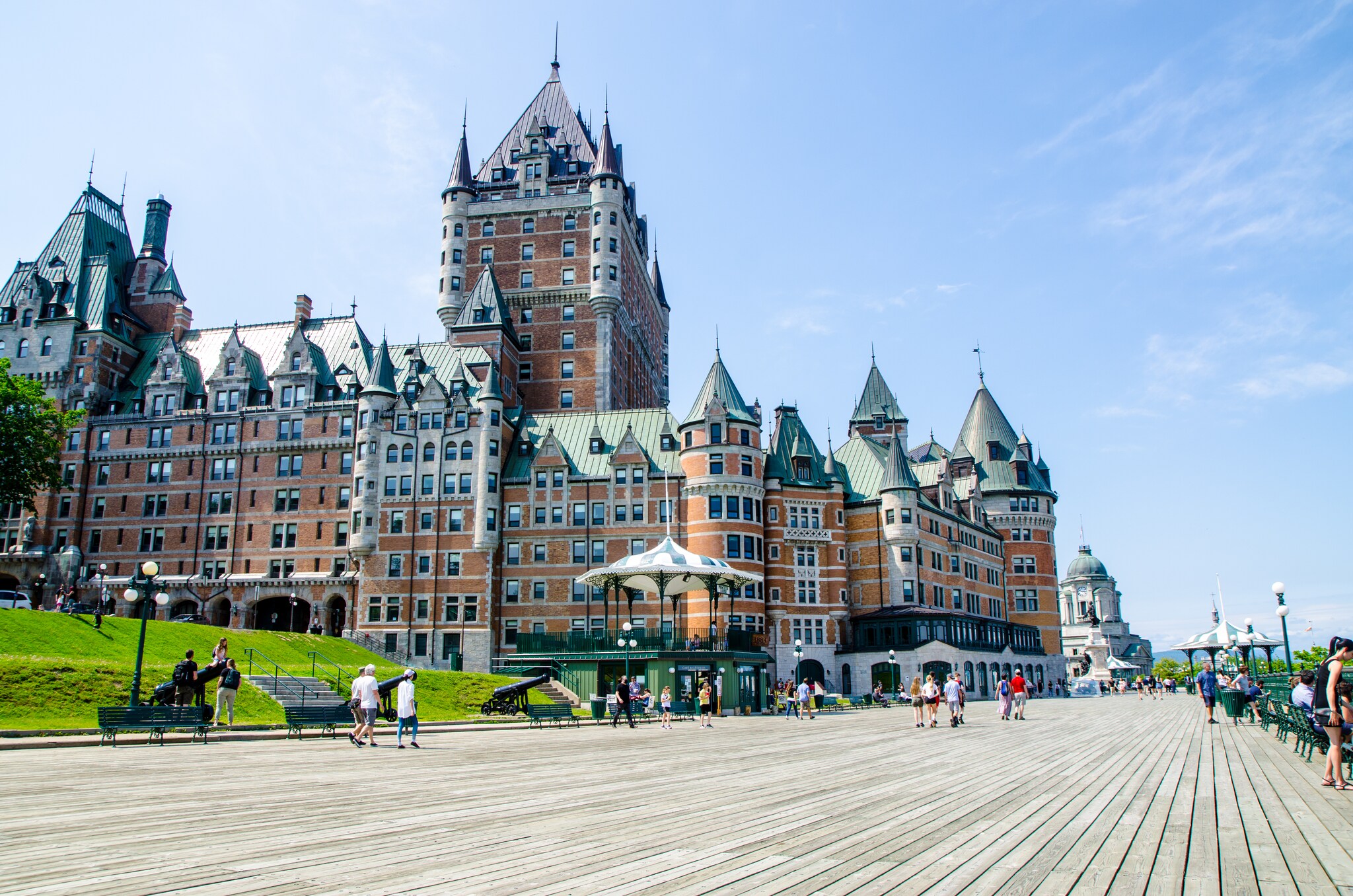 old-quebec-walk-and-chateau-frontenac